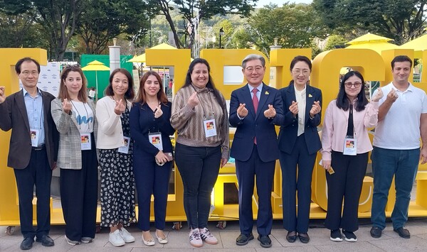 Diplomats visit 2024 Uiryeong Rich Rich Festival